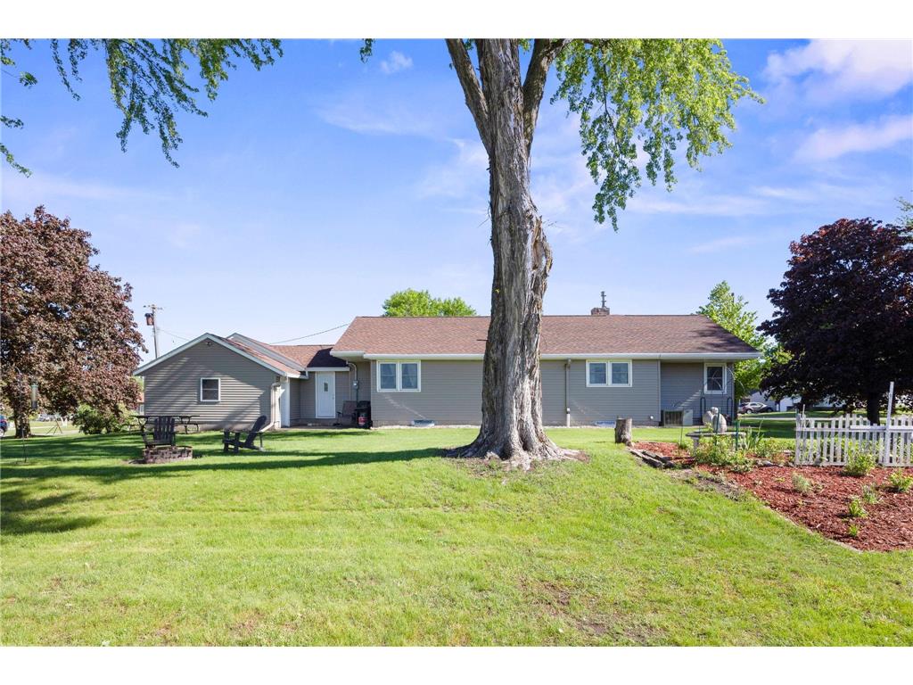 111 3rd Street S, Brownton, MN, 55312 | MLS: 6691954 | Edina Realty