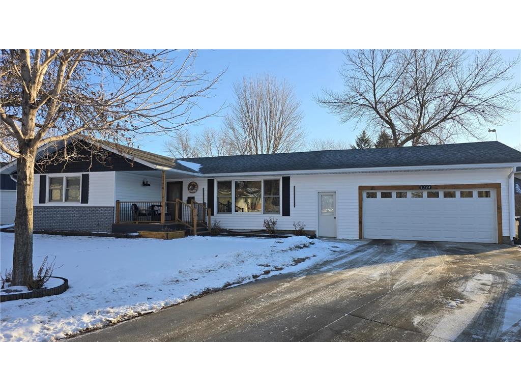 1114 Bruce Circle, Marshall, MN, 56258 | MLS: 7012899 | Edina Realty