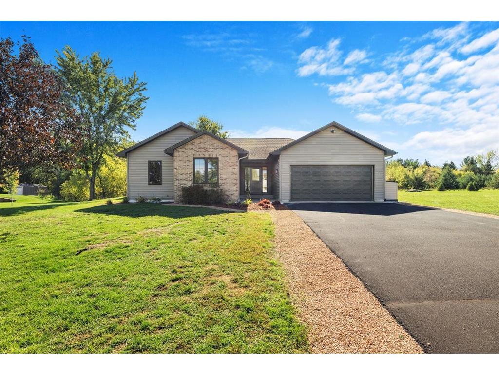 112 Kreekview Drive, Osceola, WI, 54020 | MLS: 6445943 | Edina Realty