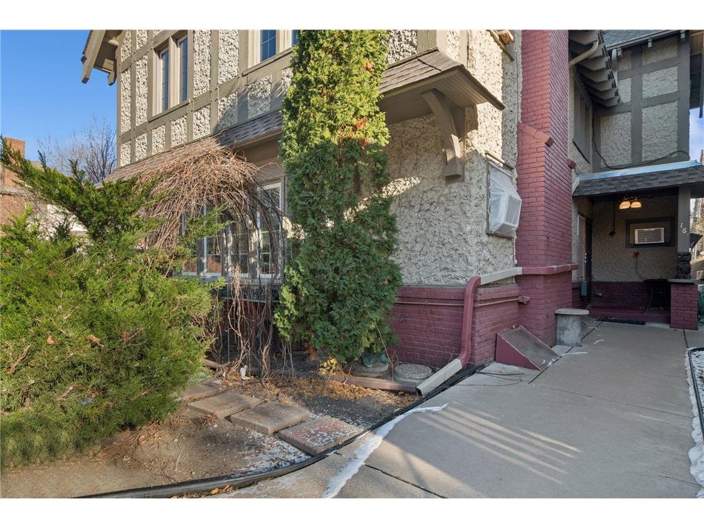 1121 Douglas Ave, Minneapolis, MN, 55403 | MLS: 6738244 | Edina Realty