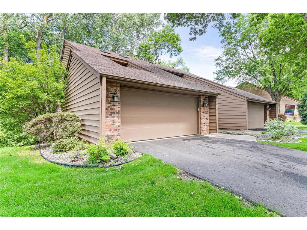 11210 36th Place N, Plymouth, MN, 55441 | MLS: 6544771 | Edina Realty