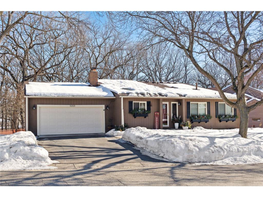 112121 Haering Lane, Chaska, MN, 55318 | MLS: 6334148 | Edina Realty