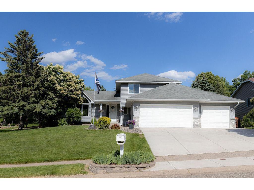 1122 Lakewood Drive S, Maplewood, MN, 55119 | MLS: 6554974 | Edina Realty