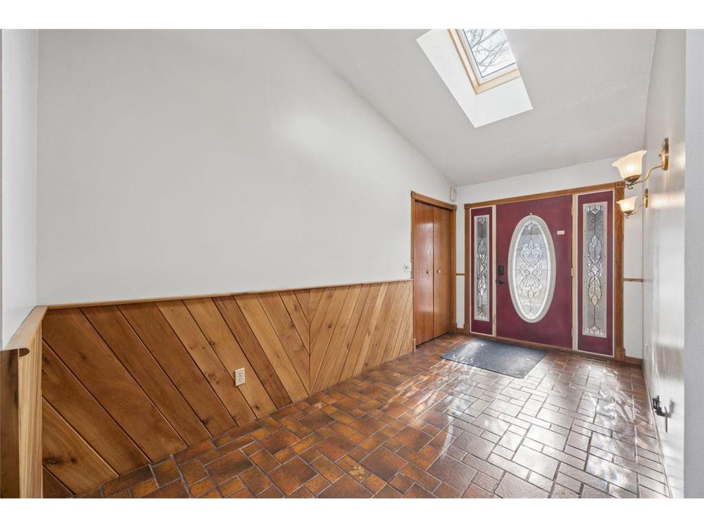 1122 S Andrew Drive NE, Lake Andrew Twp, MN, 56273 | MLS: 7031586 ...