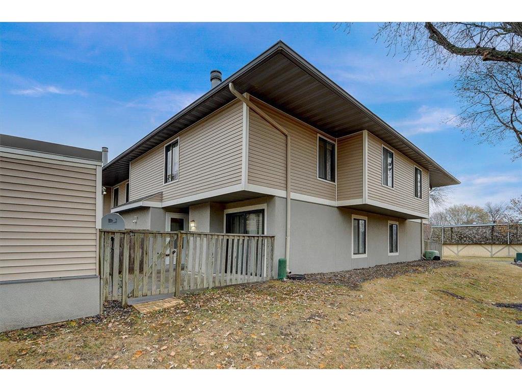 1128 Trailwood S, Hopkins, MN 55343 | MLS: 6305400 | Edina Realty