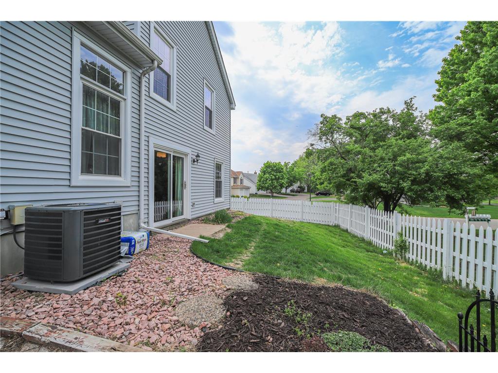 11286 50th Place N, Plymouth, MN, 55442 | MLS: 6539141 | Edina Realty