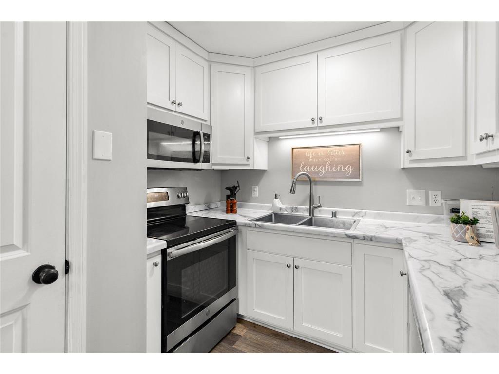 11315 12th Avenue N #4, Plymouth, MN, 55441 | MLS: 6683961 | Edina Realty