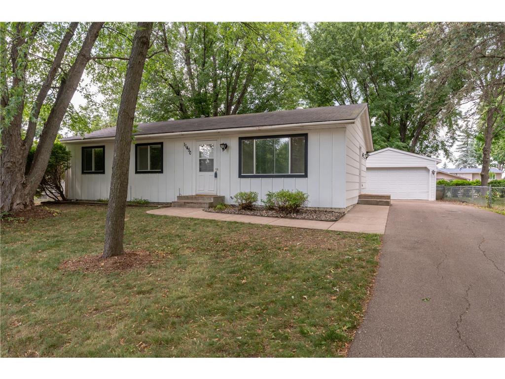 11450 Lakeview Road, Chisago City, MN, 55013 | MLS: 6403726 | Edina Realty