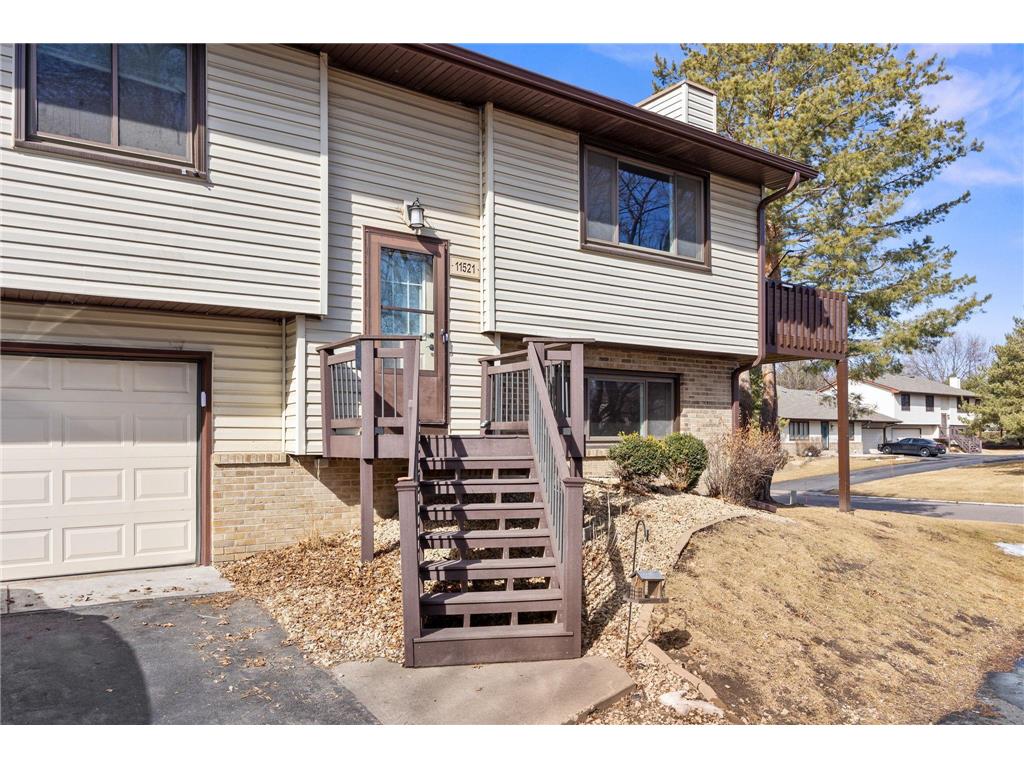11521 88th Avenue N, Maple Grove, MN, 55369 | MLS: 6679743 | Edina Realty