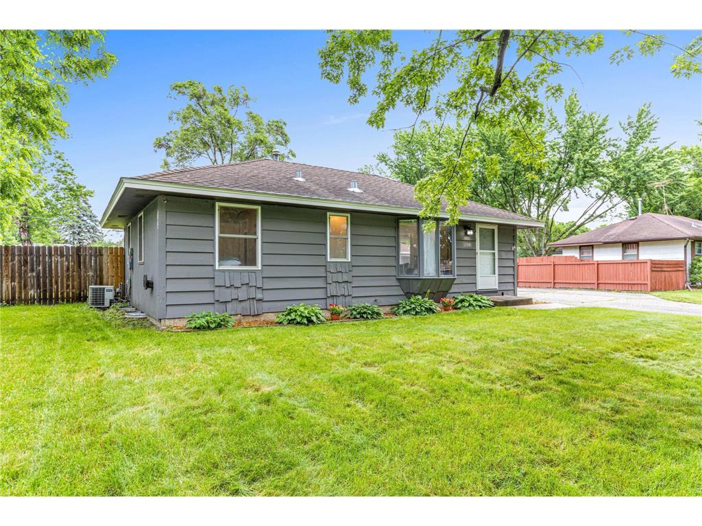 11541 Norway Street NW, Coon Rapids, MN, 55448 | MLS: 6555601 | Edina ...