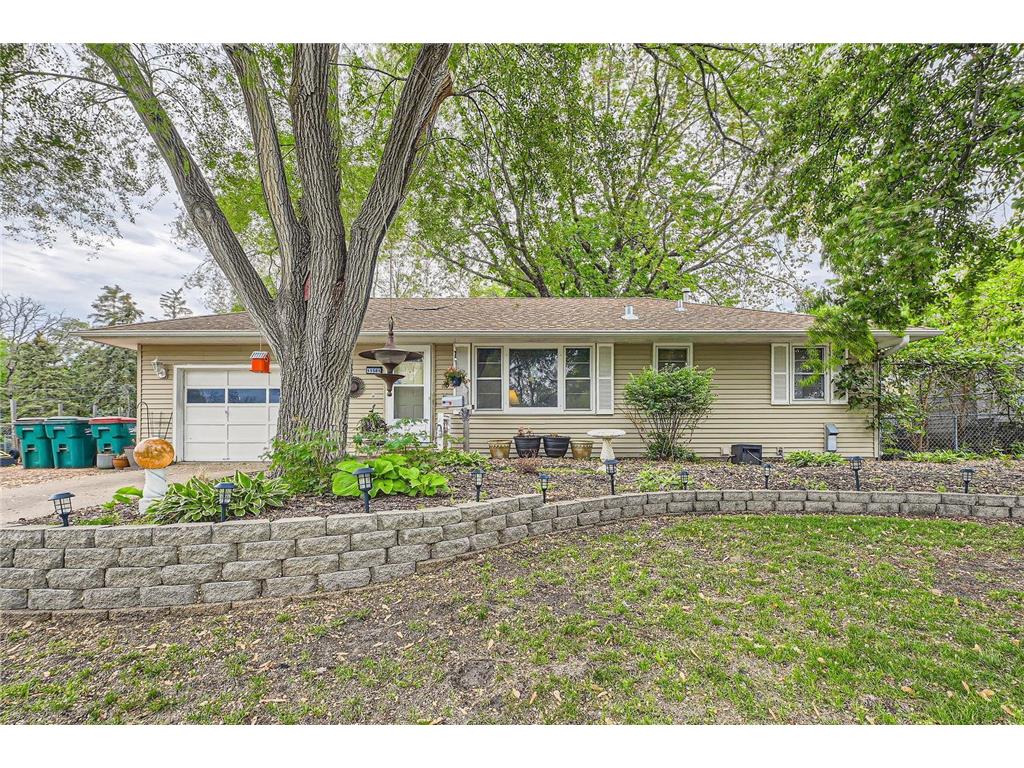 11581 Ilex Street NW, Coon Rapids, MN, 55448 | MLS: 6716692 | Edina Realty