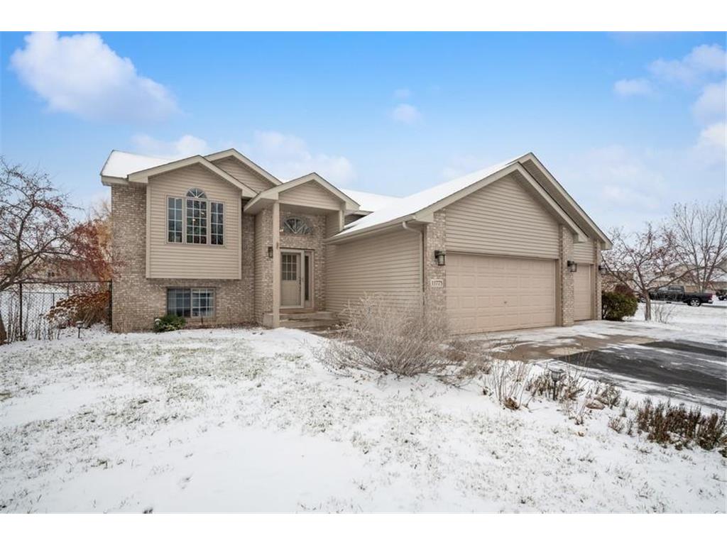 11773 N Meadow Curve, Lindstrom, MN, 55045 | MLS: 6492793 | Edina Realty