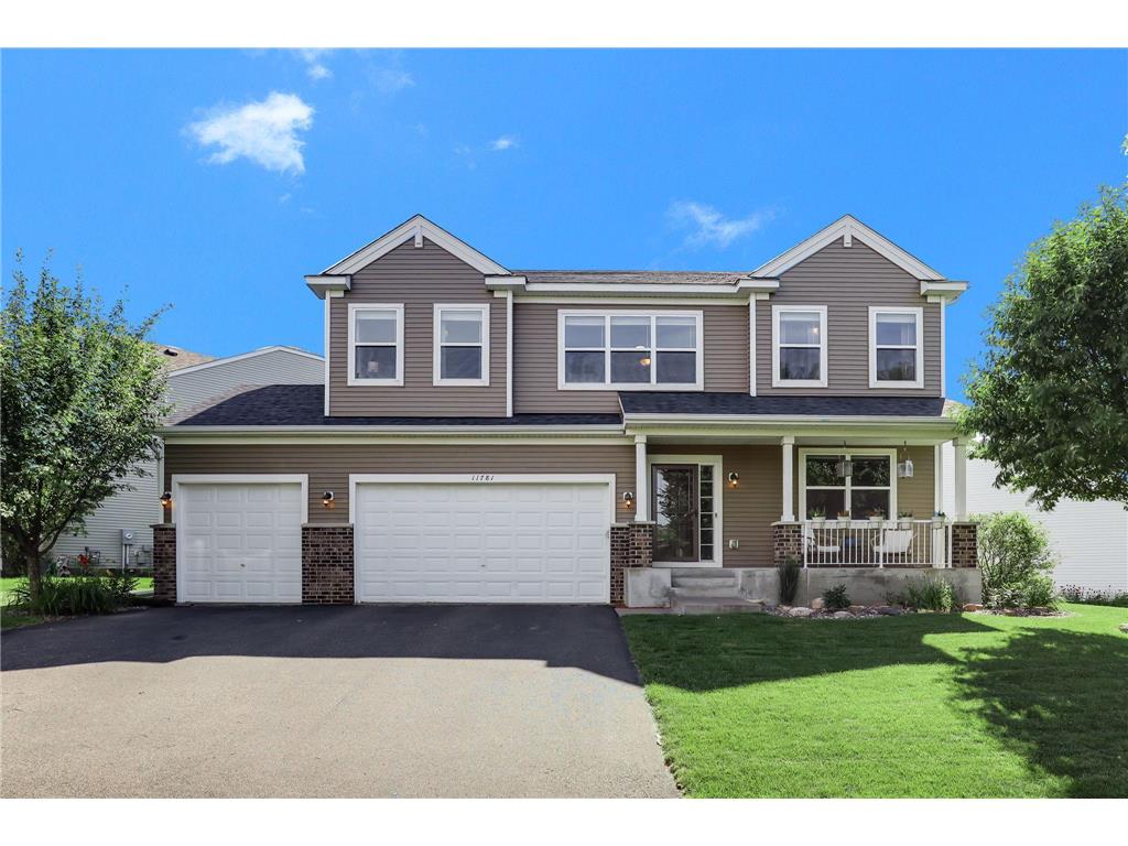 11781 Harvest Path, Woodbury, MN, 55129 | MLS: 6753901 | Edina Realty