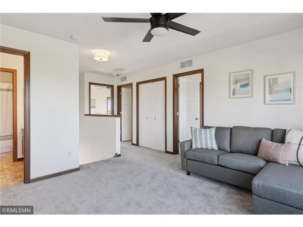 11781 Harvest Path, Woodbury, MN, 55129 | MLS: 6801393 | Edina Realty