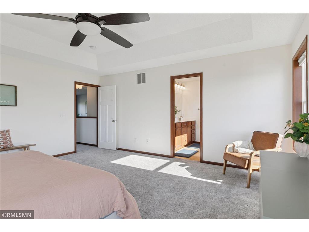 11781 Harvest Path, Woodbury, MN, 55129 | MLS: 6801393 | Edina Realty