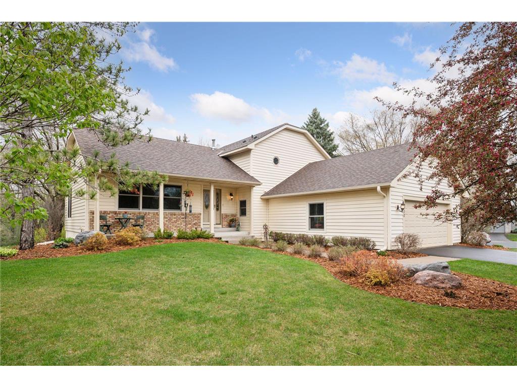 11800 Runnel Circle, Eden Prairie, MN, 55347 | MLS: 6503071 | Edina Realty