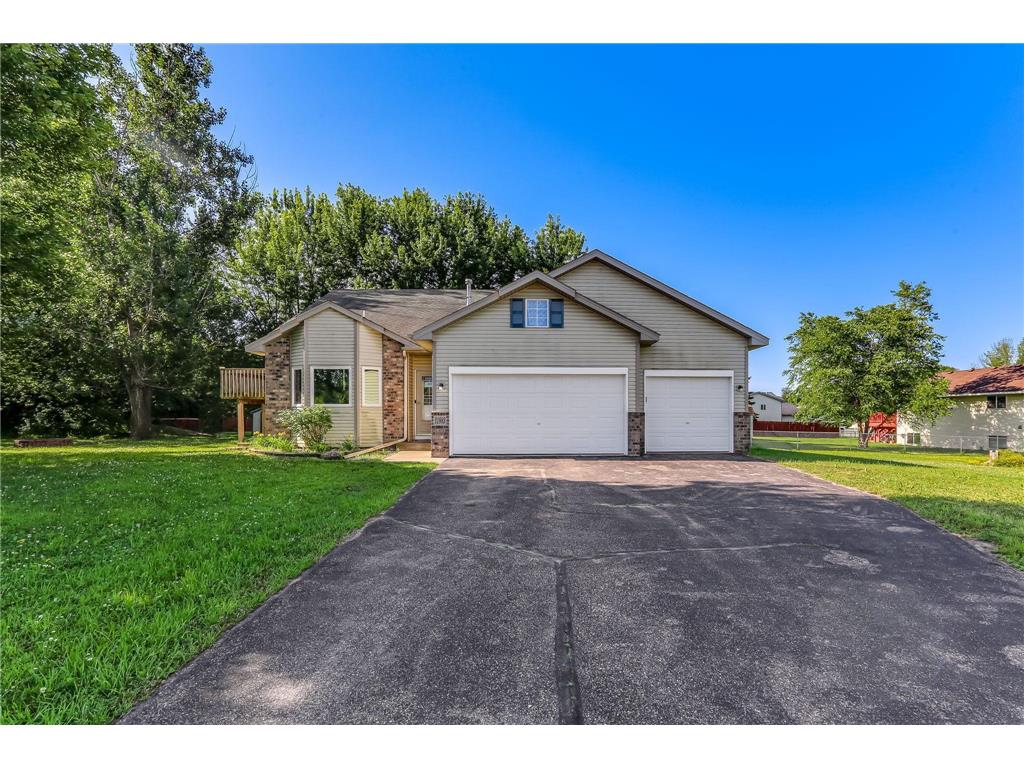 11883 Marigold Way, Lindstrom, MN, 55045 | MLS: 6753105 | Edina Realty