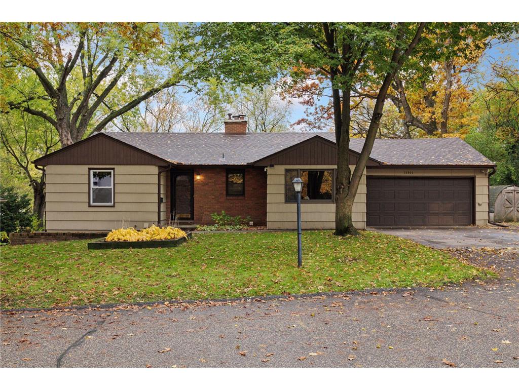 11911 James Road, Minnetonka, MN, 55343 | MLS: 6809012 | Edina Realty