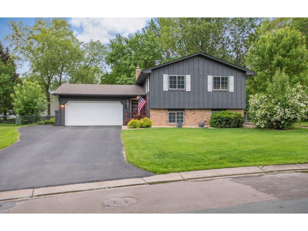 11931 99th Place N, Maple Grove, MN, 55369 | MLS: 6539218 | Edina Realty
