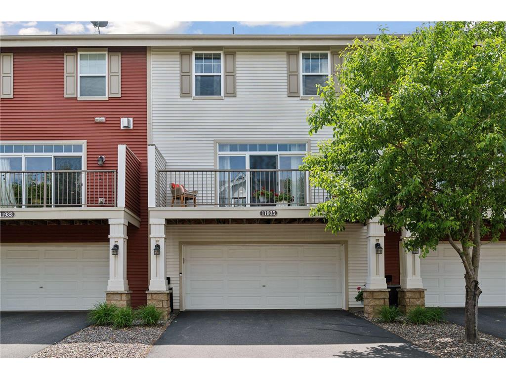 11935 Emery Village Drive N, Champlin, MN, 55316 | MLS: 6548758 | Edina ...