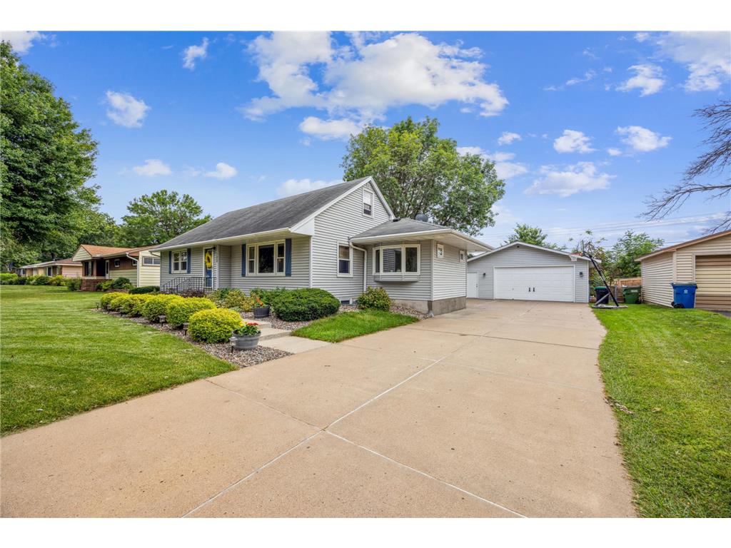 120 River Edge Way NE, Fridley, MN, 55432 | MLS: 6586984 | Edina Realty