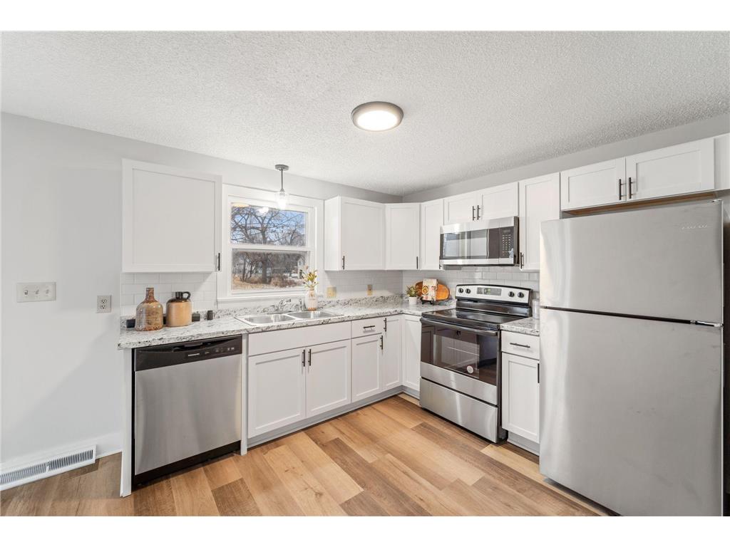 12005 Stacy Trail, Lindstrom, MN, 55013 | MLS: 6756565 | Edina Realty