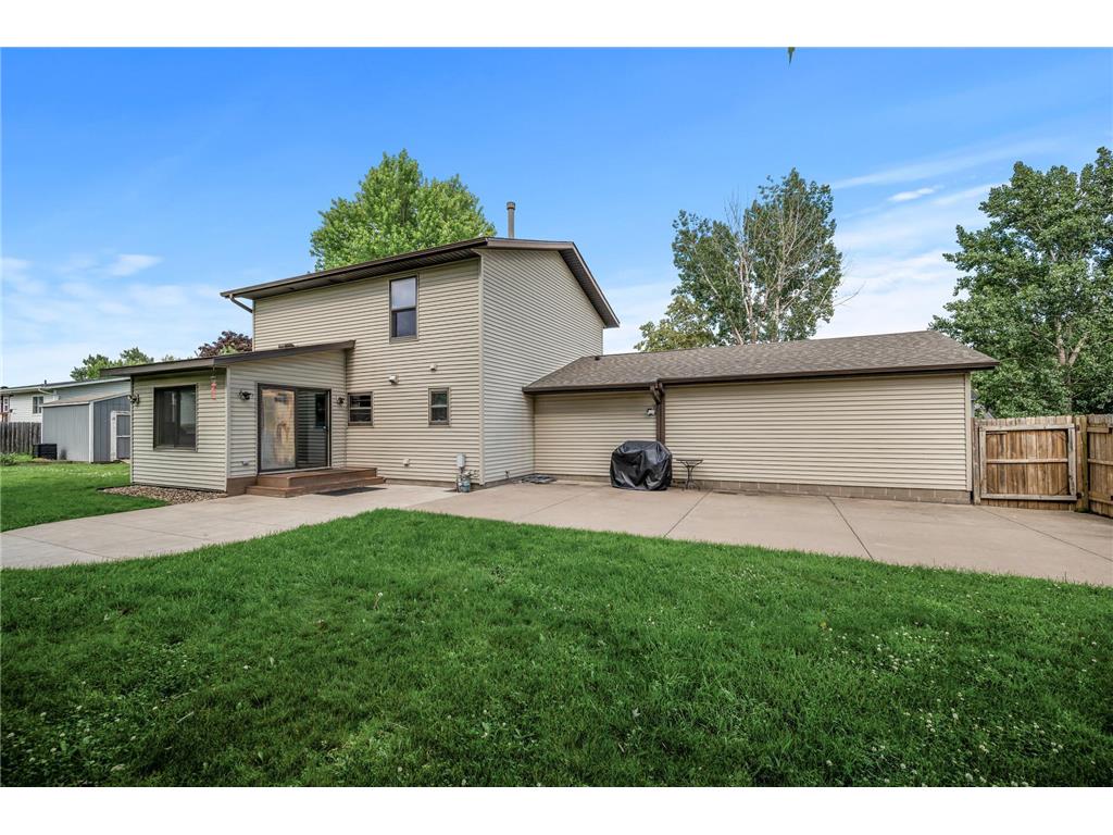 1205 Namekagon Loop, Hudson, WI, 54016 | MLS: 6743015 | Edina Realty