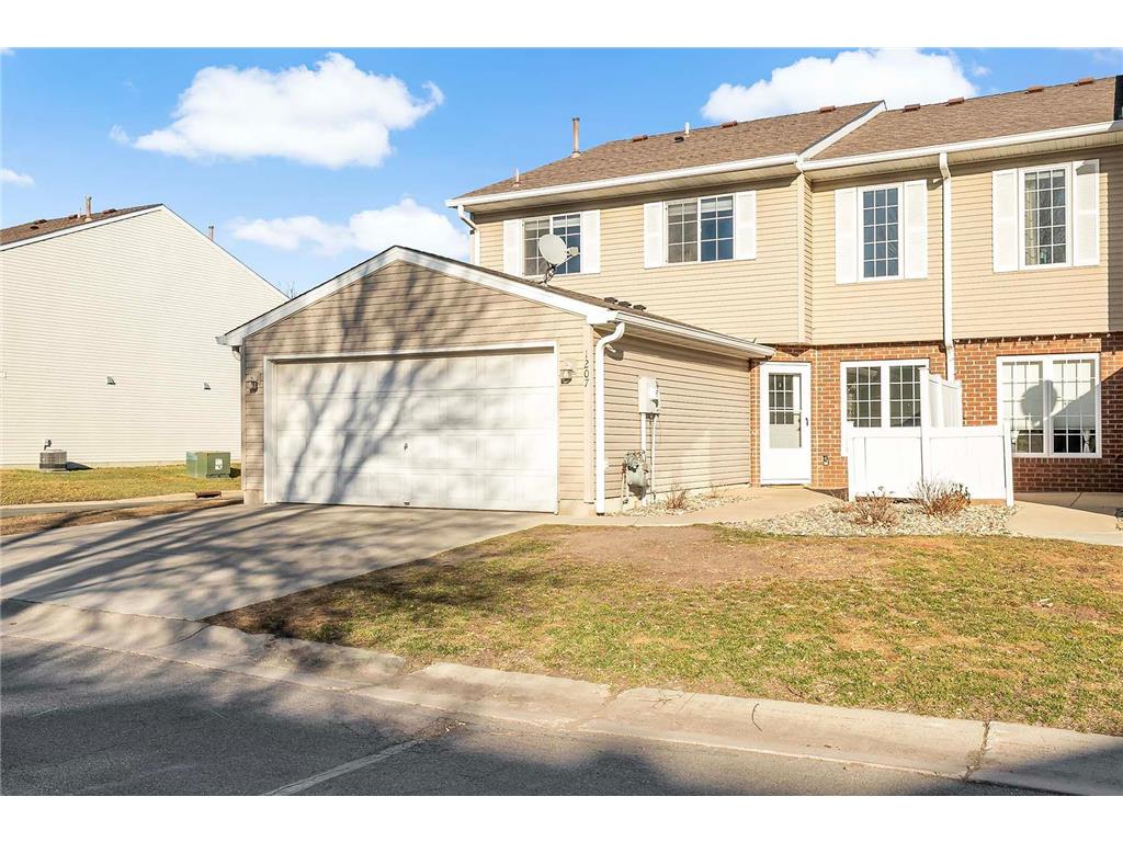 1207 Heather Lane, Waconia, MN, 55387 | MLS: 6494681 | Edina Realty