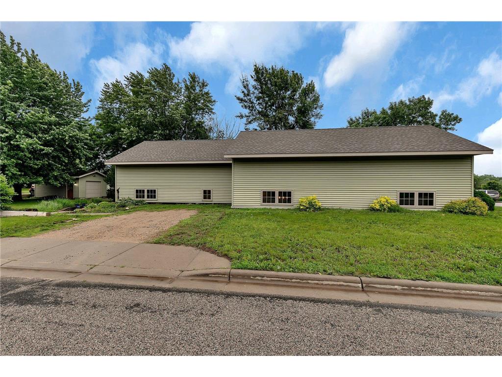 122 4th Street S, Sauk Centre, MN, 56378 | MLS: 6737700 | Edina Realty
