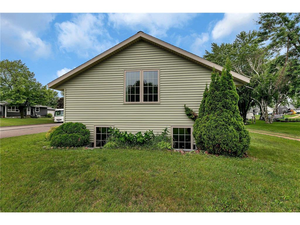 122 4th Street S, Sauk Centre, MN, 56378 | MLS: 6737700 | Edina Realty