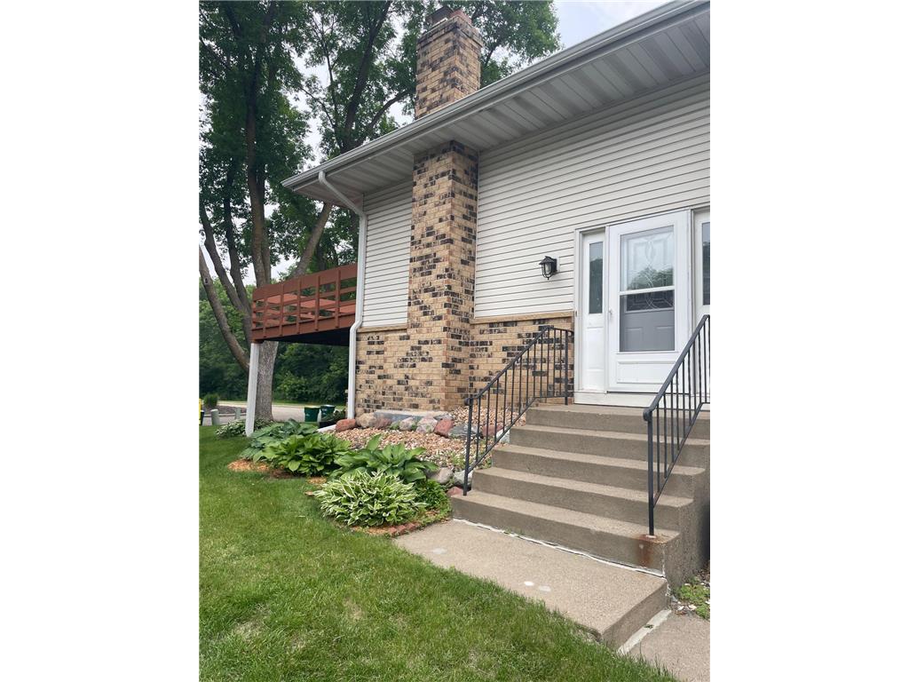 12232 Oak Leaf Circle, Burnsville, MN, 55337 | MLS: 6756339 | Edina Realty