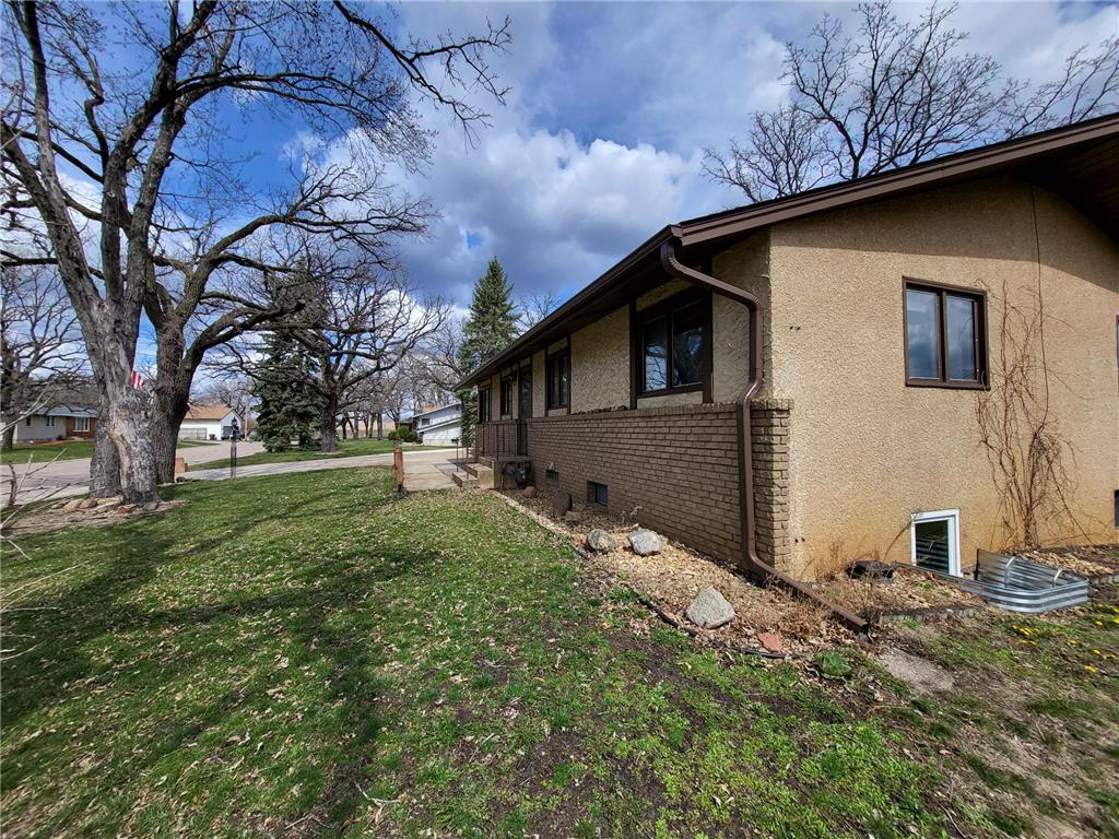 12311 Flag Avenue, Savage, MN, 55378 | MLS: 6517404 | Edina Realty