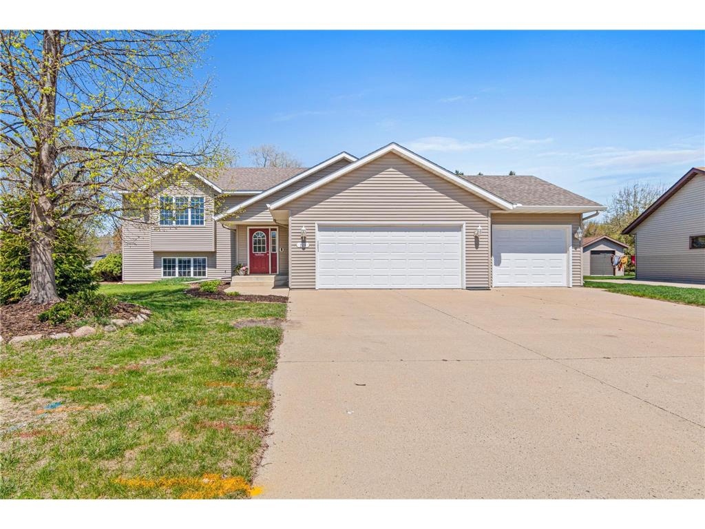 125 Cedar Drive S, Lester Prairie, MN, 55354 | MLS: 6708839 | Edina Realty