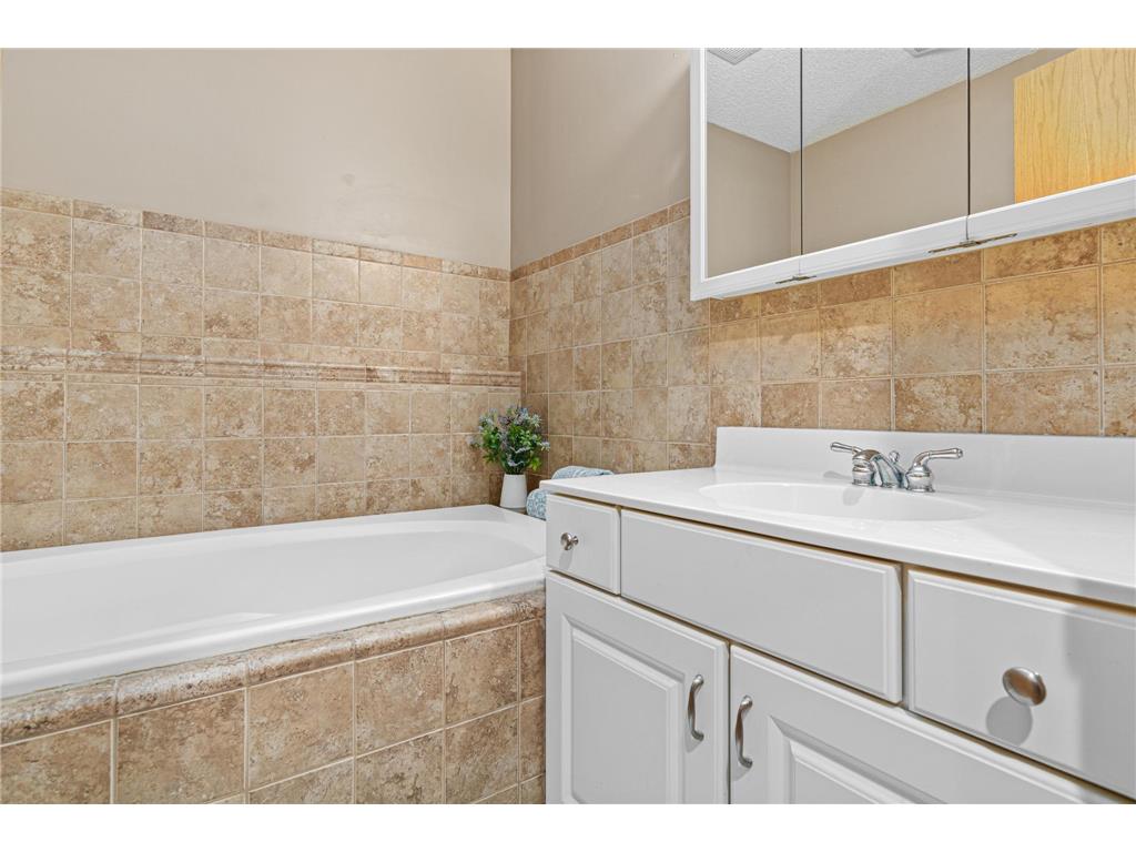 125 Cedar Drive S, Lester Prairie, MN, 55354 | MLS: 6751045 | Edina Realty