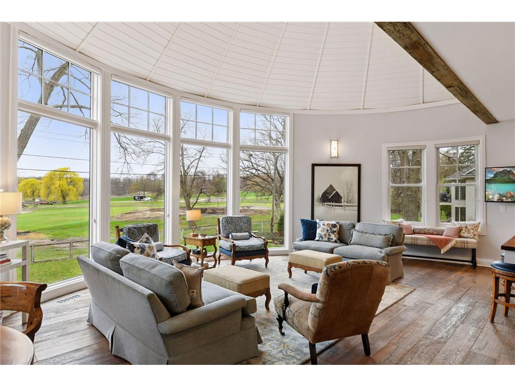 125 Chevy Chase Drive, Orono, MN, 55391 | MLS: 6710538 | Edina Realty