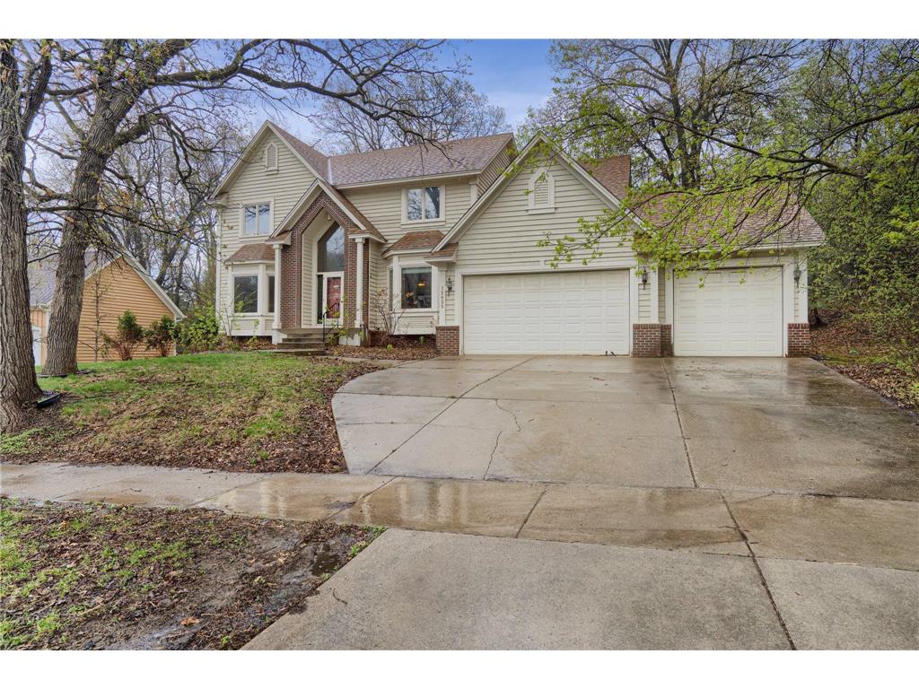 12625 Parkwood Drive, Burnsville, MN, 55337 | MLS: 6319277 | Edina Realty