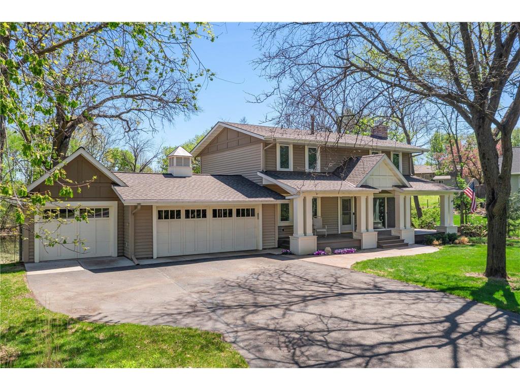 12713 Twelve Oaks Drive, Minnetonka, MN, 55305 | MLS: 6717435 | Edina ...