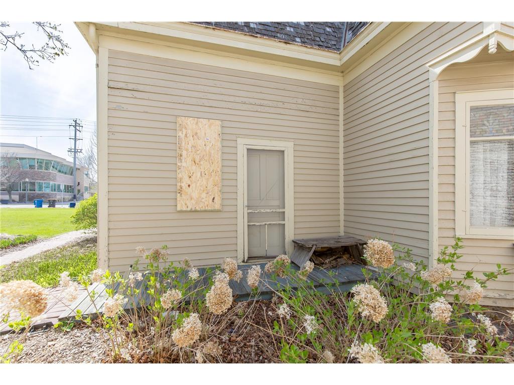 128 2nd Avenue W, Shakopee, MN, 55379 | MLS: 6570765 | Edina Realty