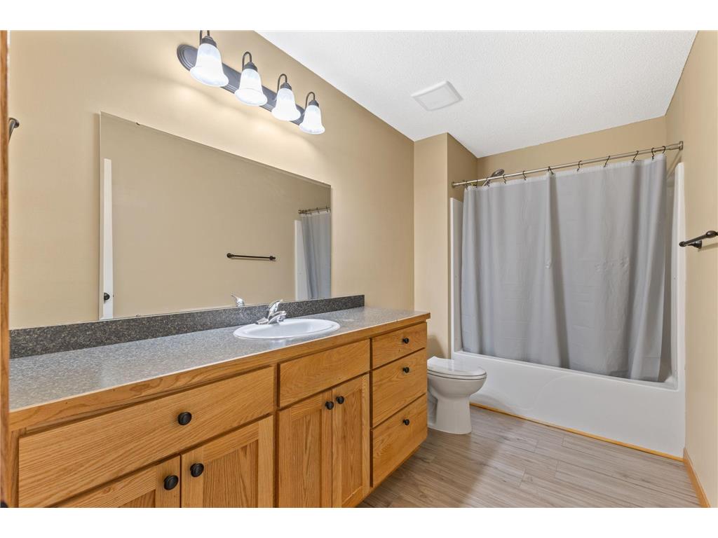 1283 County Road D Circle E #A, Vadnais Heights, MN, 55109 | MLS ...