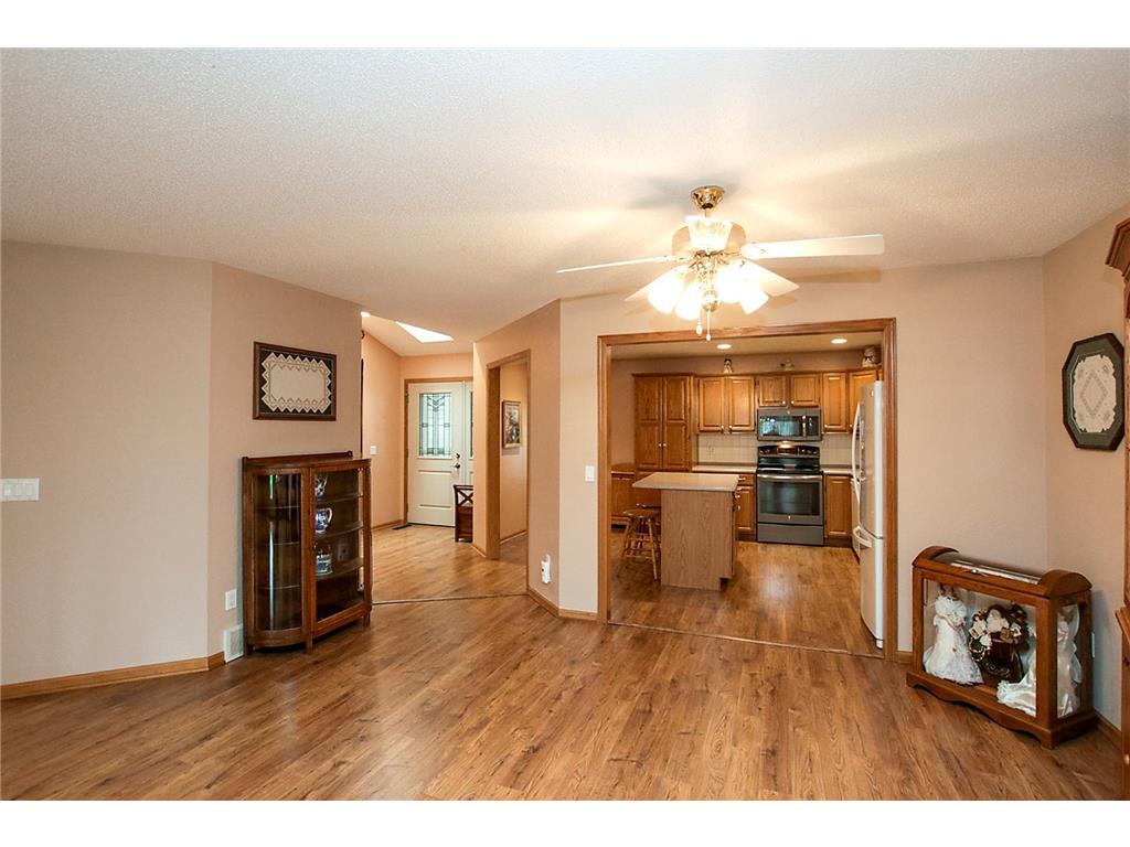129 Morningside Drive NE, Hutchinson, MN, 55350 | MLS: 6523210 | Edina ...
