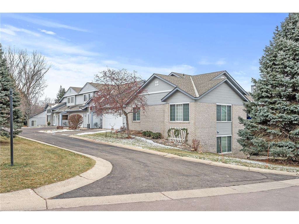 12954 Echo Lane, Apple Valley, MN, 55124 | MLS: 6474513 | Edina Realty