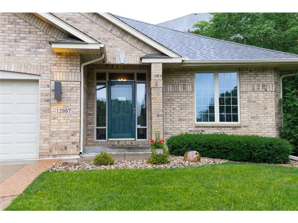 12997 Garvin Brook Lane, Apple Valley, MN, 55124 | MLS: 6741014 | Edina ...