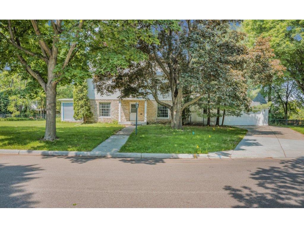 130 Holly Road, Hopkins, MN, 55343 | MLS: 6703500 | Edina Realty
