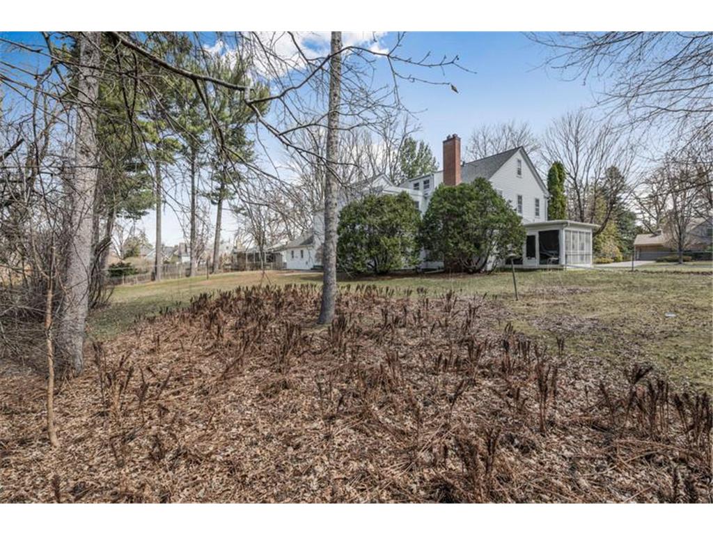 130 Holly Road, Hopkins, MN, 55343 | MLS: 6703500 | Edina Realty