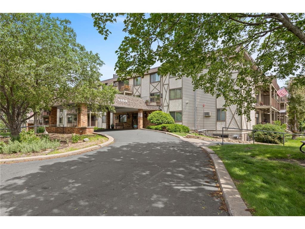 1304 W Medicine Lake Drive #106, Plymouth, MN, 55441 | MLS: 6548507 ...