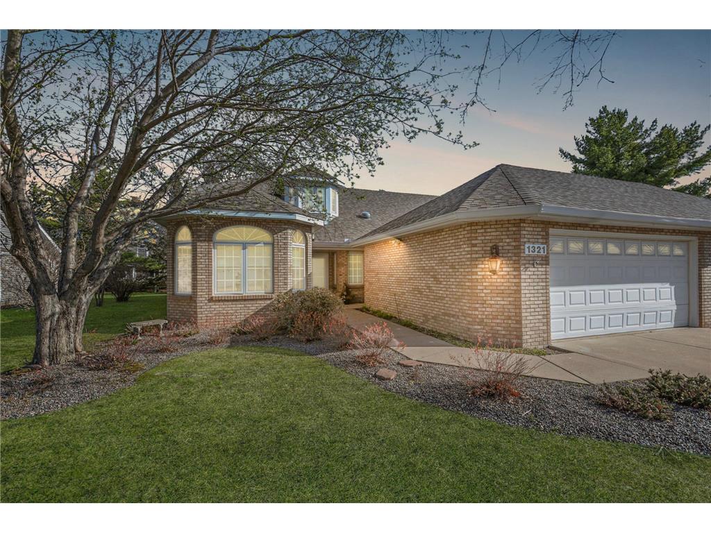 1321 Silverthorn Drive, Shoreview, MN, 55126 | MLS: 6520546 | Edina Realty