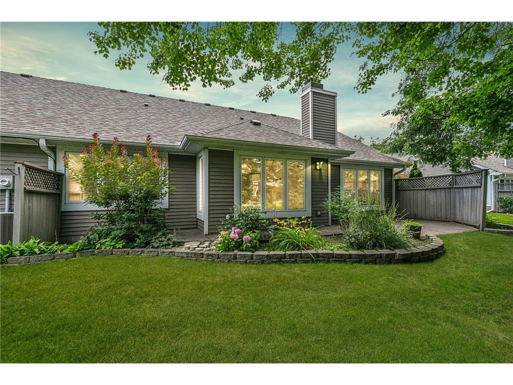 1321 Silverthorn Drive, Shoreview, MN, 55126 | MLS: 6548602 | Edina Realty