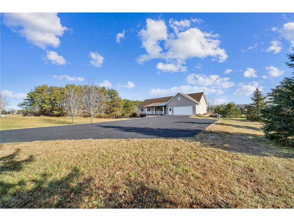 1334 Stardusk Drive, New Richmond, WI, 54017 | MLS: 7765630 | Edina Realty