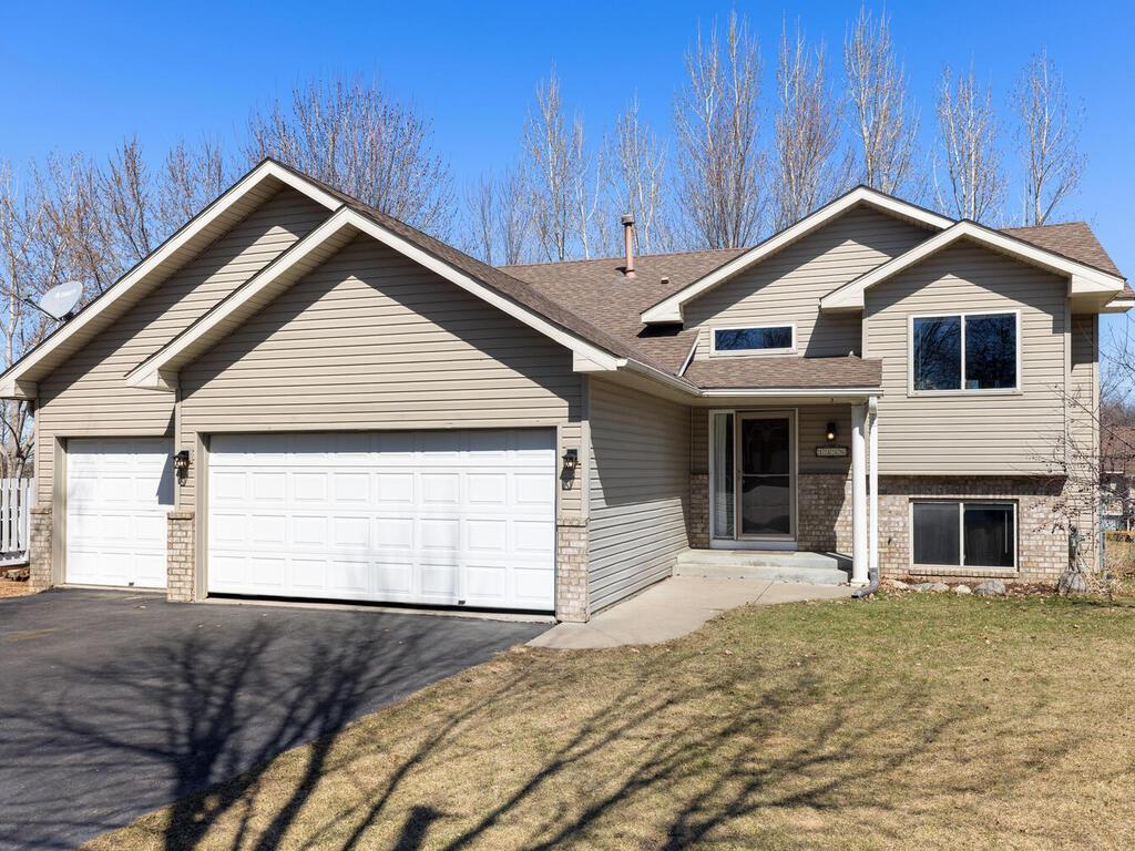 1336 Hunter Square, Waconia, MN, 55387 | MLS: 6697527 | Edina Realty
