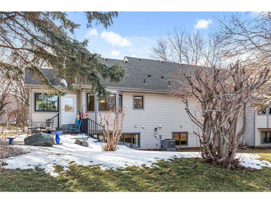 13400 Parkwood Drive, Burnsville, MN, 55337 | MLS: 6511784 | Edina Realty
